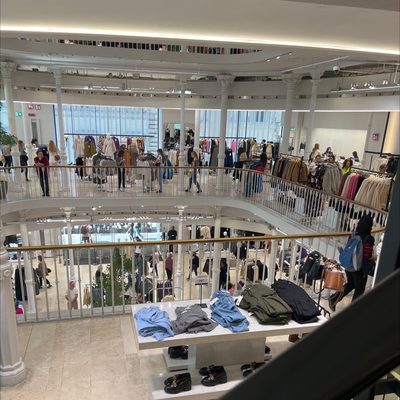 ZARA - Updated October 2025 - 12 Photos & 22 Reviews - Via del Corso ...