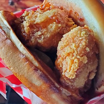 LEGEND HOT CHICKEN LAKEWOOD - Updated October 2025 - 476 Photos & 421 ...