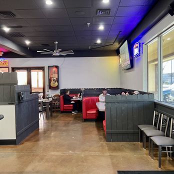 SMOKEHOUSE BAR AND GRILL - Updated December 2025 - 23 Photos & 15 ...