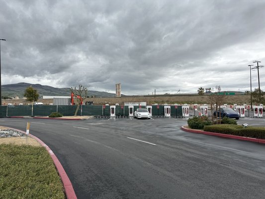 TESLA SUPERCHARGER STATION - OUTLETS AT TEJON - Updated January 2026 ...