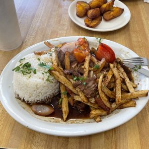 PUPUSERIAS BUFFET - Updated November 2024 - 14839 Sherman Way, Los ...