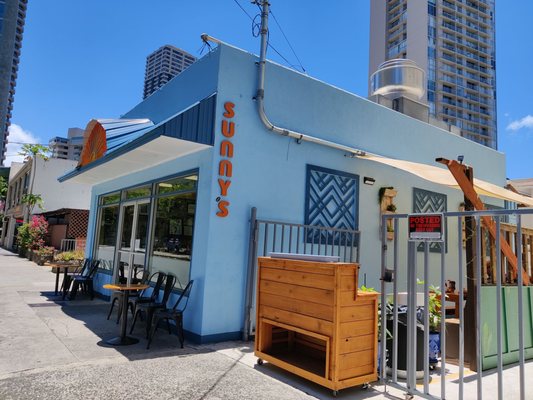 SUNNY’S LOCAL GRIND - Updated August 2024 - 217 Photos & 153 Reviews - 464 Ena Rd, Honolulu ...