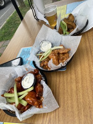 SHARKY’S WINGS & RAW BAR - Updated August 2024 - 616 Photos & 642 ...