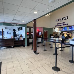 REGAL WEST MANCHESTER - Updated December 2025 - 125 Photos & 56 Reviews ...