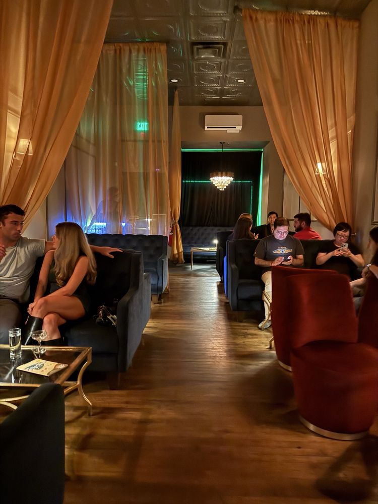 THE WIG SHOP - Updated October 2025 - 336 Photos & 150 Reviews - 27 ...