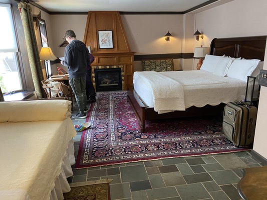 STONE CHALET BED AND BREAKFAST INN AND EVENT CENTER | 34 Photos & 15 ...