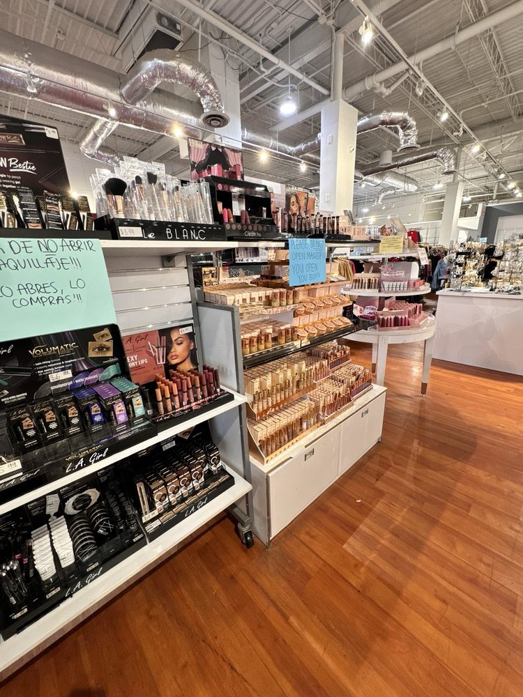 WAVE FASHION - Updated December 2025 - 14 Photos - 2440 Irving Mall ...