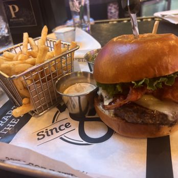 22 WEST TAP AND GRILL - Updated September 2024 - 446 Photos & 524 ...