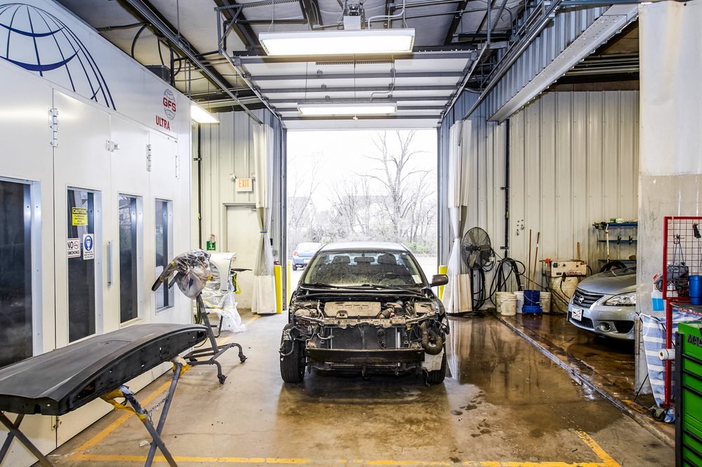 BRIGGS AUTOBODY OF LAWRENCE - Updated December 2025 - 2957 Four Wheel ...