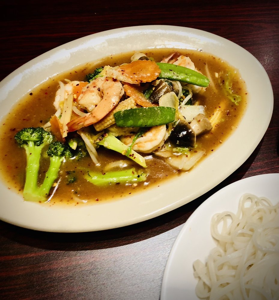 HAPPY THAI RESTAURANT - 49 Photos & 35 Reviews - 519 S Walnut St ...