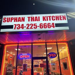 SUPHAN THAI KITCHEN - Updated December 2025 - 186 Photos & 68 Reviews ...