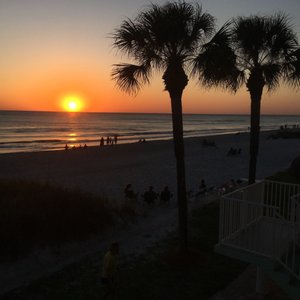 FOUR WINDS BEACH RESORT - Updated January 2025 - 16 Photos & 14 Reviews ...