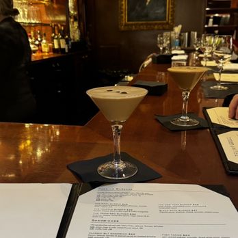 THE TRUMP BAR - Updated December 2025 - 70 Photos & 50 Reviews - 725 ...