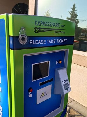 EXPRESSPARK SOUTH LOT - Updated December 2025 - 34 Photos & 90 Reviews ...