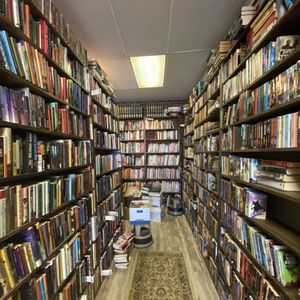 SCHULER BOOKS - Updated June 2025 - 41 Photos & 14 Reviews - 7260 ...