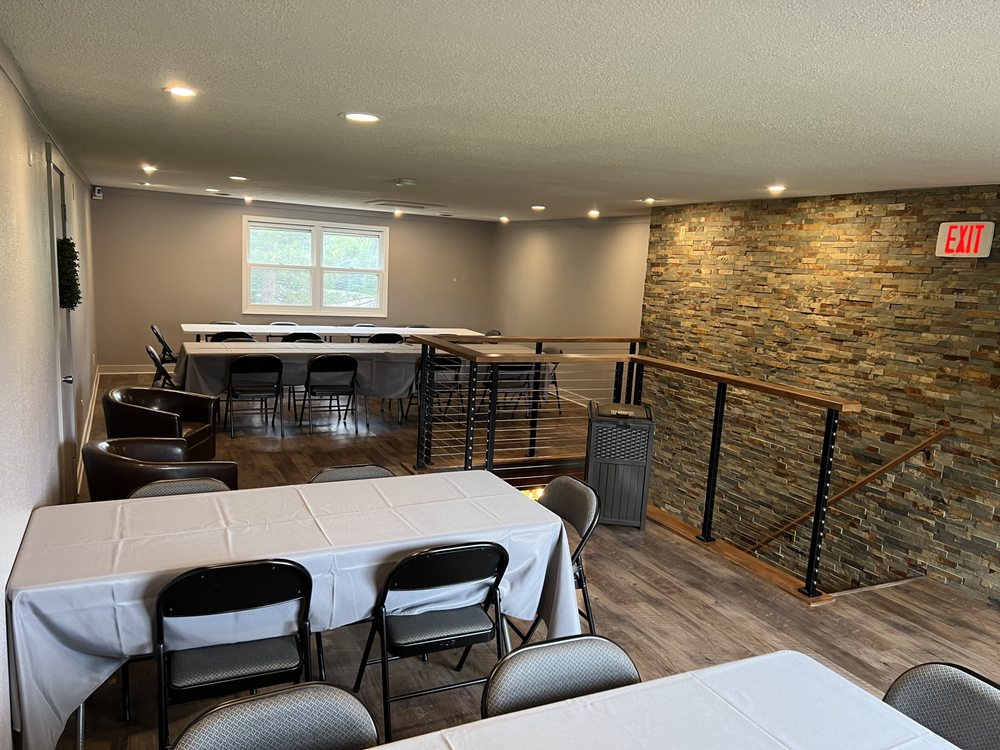 THE GARDEN HOUSE - Updated June 2026 - 16 Photos - S73W16582 Janesville ...