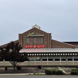 LUCILLE’S SMOKEHOUSE BAR-B-QUE - Updated August 2025 - 1781 Photos ...