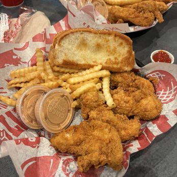 RAISING CANE’S - Updated August 2025 - 177 Photos & 152 Reviews - 2392 ...