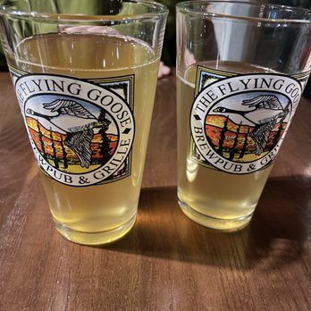 FLYING GOOSE BREW PUB & GRILLE - 179 Photos & 294 Reviews - 40 Andover ...