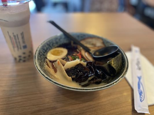 TOKEN RAMEN & KUNG FU TEA - Updated December 2025 - 133 Photos & 82 ...