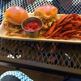 PINTS - Updated November 2025 - 145 Photos & 278 Reviews - 112 S York ...