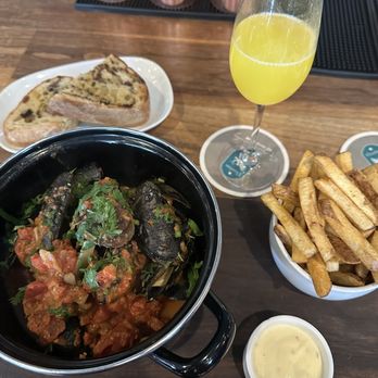 CHAMBAR - Updated July 2024 - 2526 Photos & 1553 Reviews - 568 Beatty ...