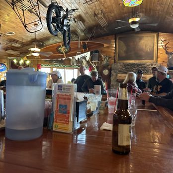 PINE TREE INN - Updated October 2025 - 18 Photos & 16 Reviews - 7796 ...