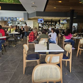 MEDDYS - Updated April 2025 - 83 Photos & 27 Reviews - 17255 Davenport ...