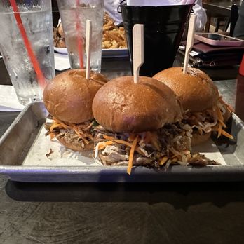 BRODERICK ROADHOUSE - Updated January 2025 - 1458 Photos & 1552 Reviews ...