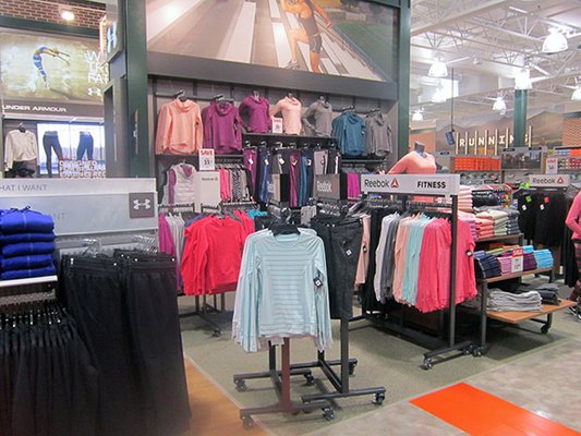 DICK’S SPORTING GOODS - 33 Photos & 59 Reviews - 76 Willowbrook Blvd ...