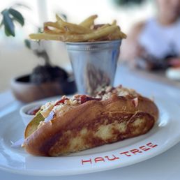 HAU TREE - Updated July 2025 - 2806 Photos & 895 Reviews - 2863 ...