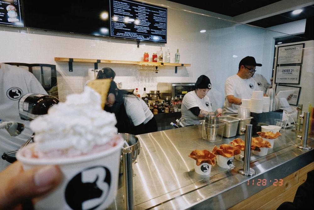 BUZZED BULL CREAMERY-WESLACO - Updated December 2025 - 34 Photos - 529 ...