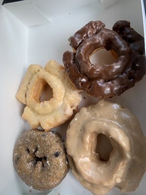 GRAND DONUTS - Updated May 2024 - 50 Photos & 179 Reviews - 21920 ...