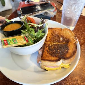 THE LOADING CHUTE - Updated April 2025 - 12 Photos - 114 N 3rd St ...