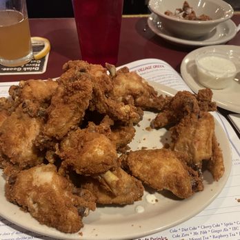 FRIENDLY TAVERN - Updated July 2024 - 373 Photos & 433 Reviews - 290 S ...