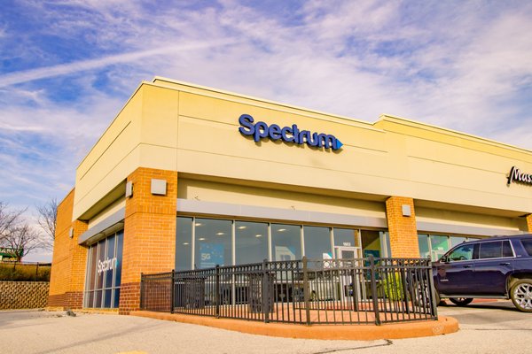 SPECTRUM - Updated December 2025 - 44 Reviews - 1803 Maplewood Commons ...