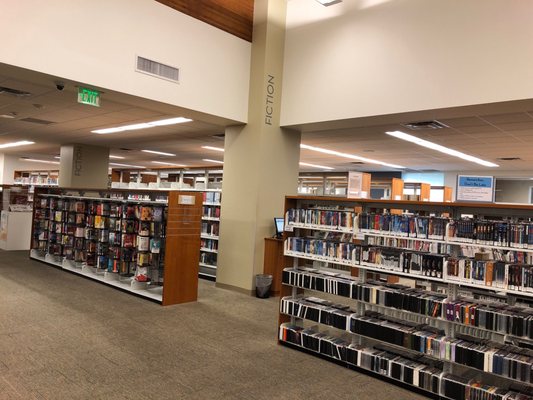 FULLERTON PUBLIC LIBRARY - Updated December 2025 - 75 Photos & 112 ...