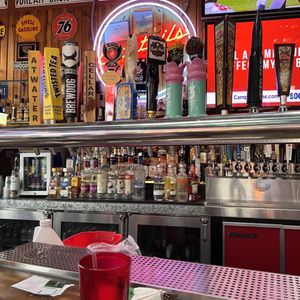 GUS’ SNUG - Updated June 2025 - 70 Photos & 73 Reviews - 38 S Main St ...