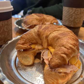 CAFE 33 - Updated May 2024 - 75 Photos & 57 Reviews - 1840 Fulton Ave ...