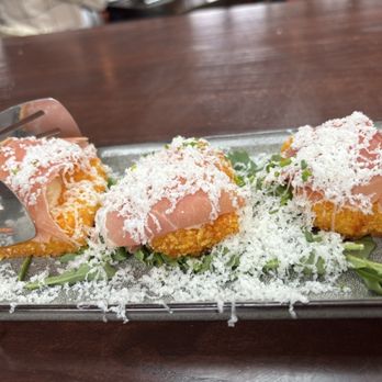 SEVILLE CHICAGO - Updated December 2025 - 319 Photos & 95 Reviews - 243 ...