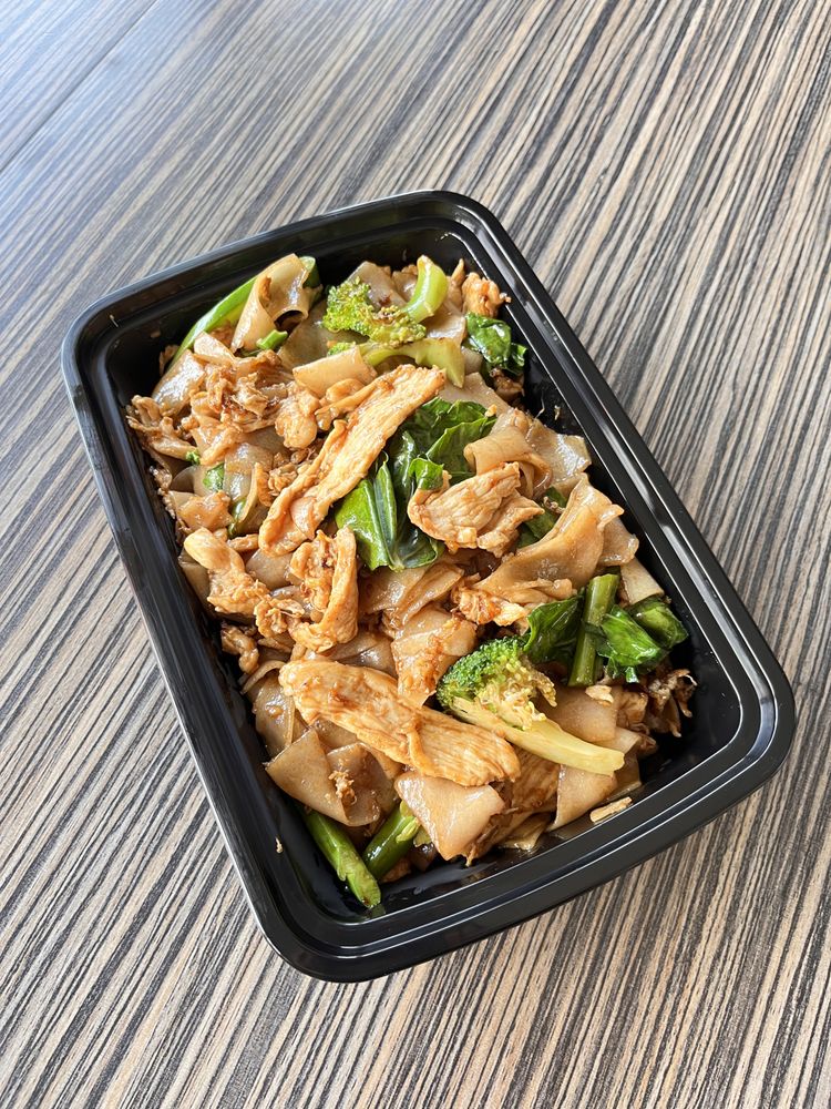 THREE SPICE THAI KITCHEN - Updated January 2025 - 644 Photos & 664 ...