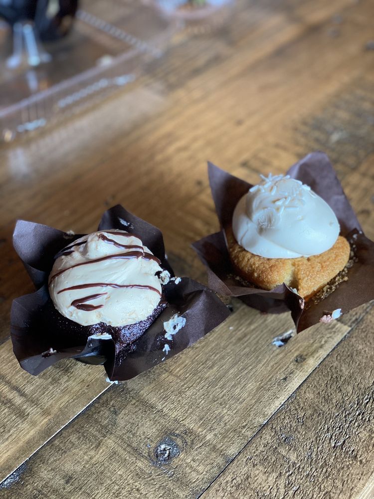 BC CAKES & MORE - Updated October 2025 - 304 N Lake Ave, Crandon ...