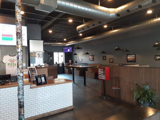 LUCKY SLICE PIZZA - LOGAN - Updated September 2024 - 83 Photos & 90 ...