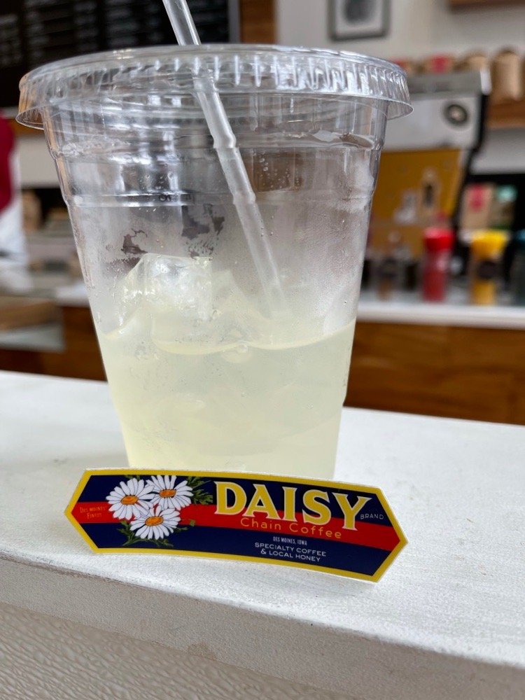 DAISY CHAIN COFFEE - 17 Photos & 26 Reviews - 505 E Grand Ave, Des ...