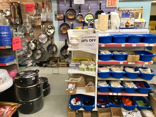 KITCHEN HUT HOUSEWARE - Updated January 2026 - 11 Photos - 1558 ...