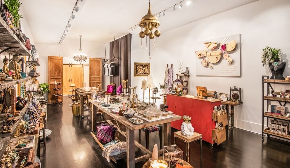 THE LOTUS DEN - Updated December 2025 - 12 Photos & 18 Reviews - 18 E ...