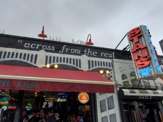 STAN’S SPORTS BAR - 95 Photos & 153 Reviews - 836 River Ave, Bronx, New ...