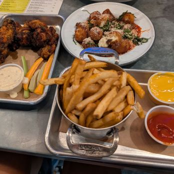 GATEHOUSE - Updated November 2025 - 177 Photos & 121 Reviews - 4503 S ...