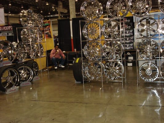 TIRE AND WHEEL OUTLET - Updated January 2026 - 53 Photos & 34 Reviews ...