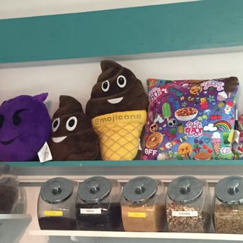 SHOCK ICE CREAM & DESSERT CAFE - Updated June 2024 - 71 Photos & 39 ...